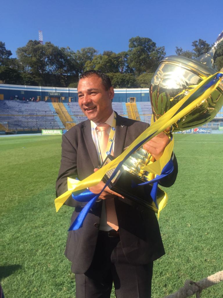 Mauricio Tapia destaca la superioridad de Antigua en su clasificación a ...